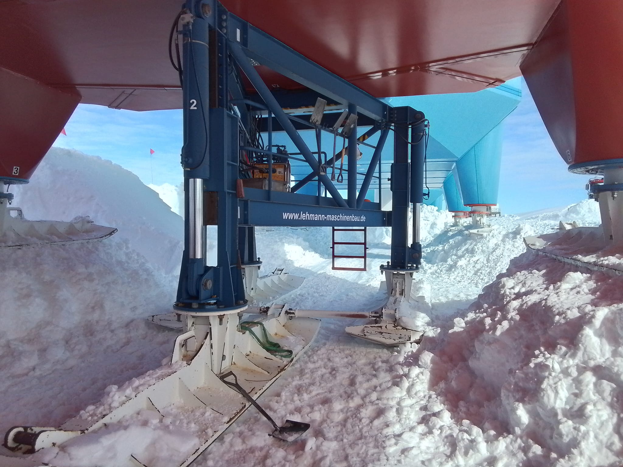 Season's end: preparing Halley VI for the winter - British Antarctic Survey